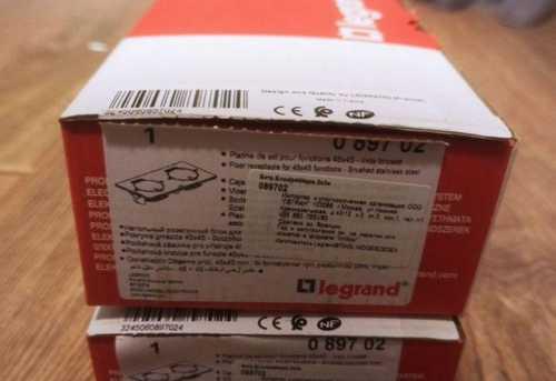 Лючки Legrand 089702