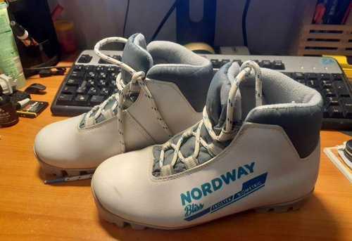 Лыжные ботинки 33