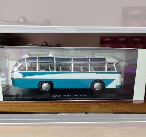 Модель коллекционная лаз 697 1:43 classic bus