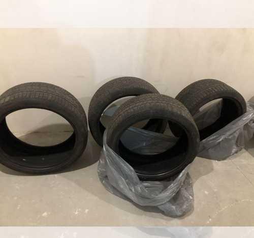 Continental ContiWinterContact TS 860S 245/40 R20 и 275/35 R20