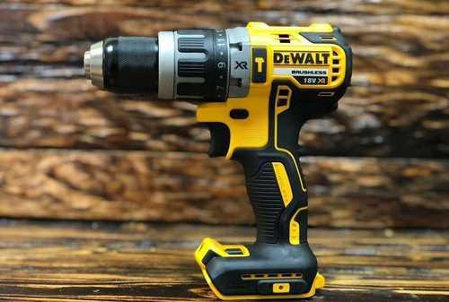 Ударная дрель-шуруповерт DeWalt DCD796