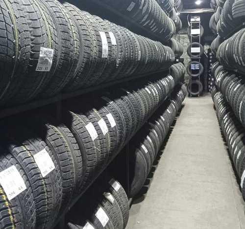 Gislaved Nord Frost 200 215/60 R17 96T