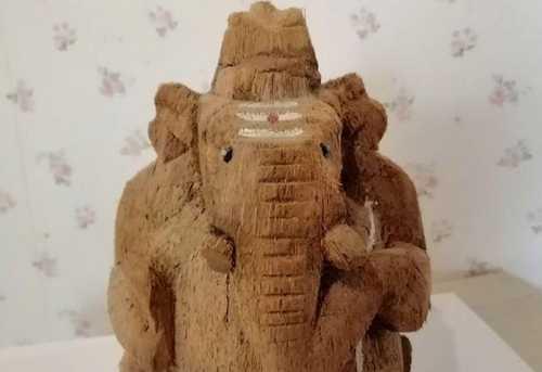 Статуэтка слона Ганеши из кокосового ореха