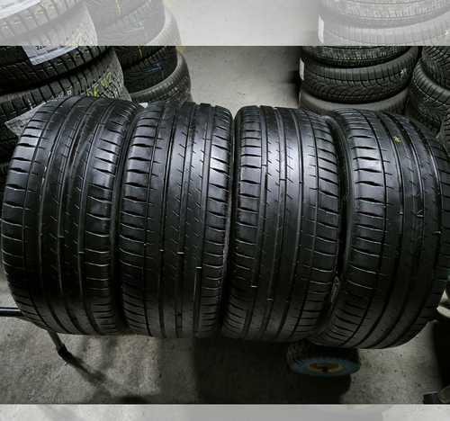 Michelin Pilot Sport 4 235/45 R19 99Y