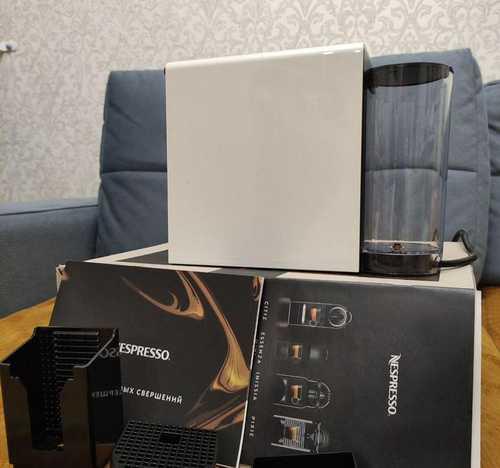 Кофемашина Nespresso Essenza mini C30
