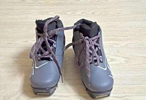 Лыжные ботинки р.35