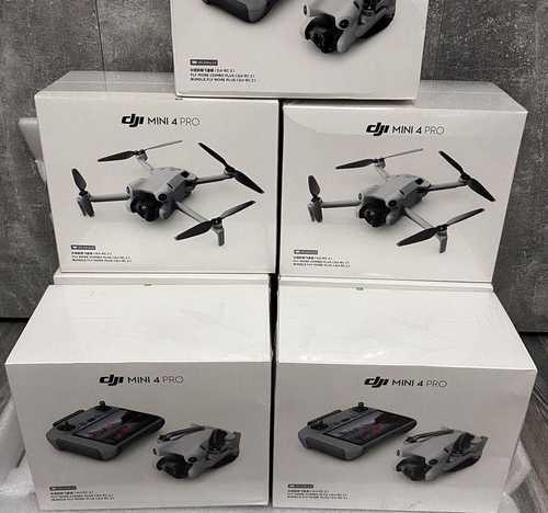 Квадракоптер DJI Mini 4 Pro Fly More Combo Plus