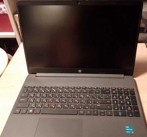 Ноутбук HP Laptop 15s-fq3004ur