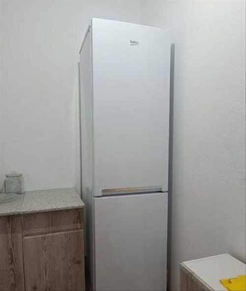 Холодильник с морозильником beko cnkdn6335KC0W