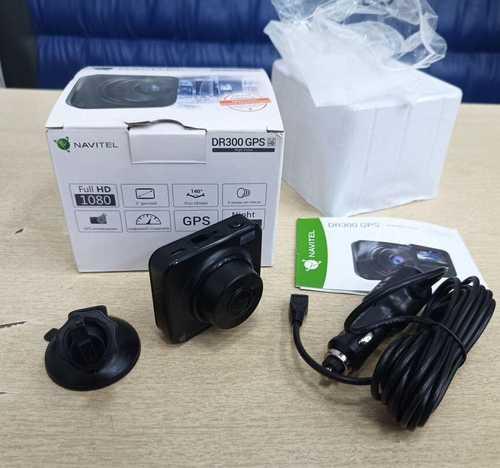 Продам видеорегистратор navitel dr300 gps