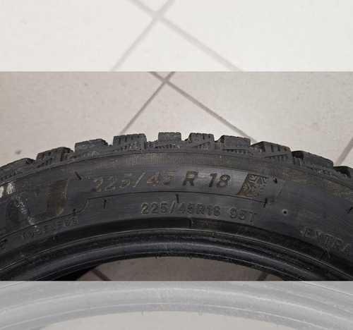 Michelin X-Ice North 4 225/45 R18 95T