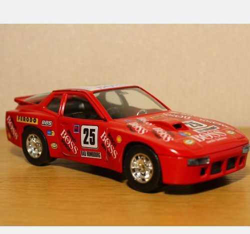 1/24 Bburago Porsche 924 Turbo Gr.2 #0199 (Italy)