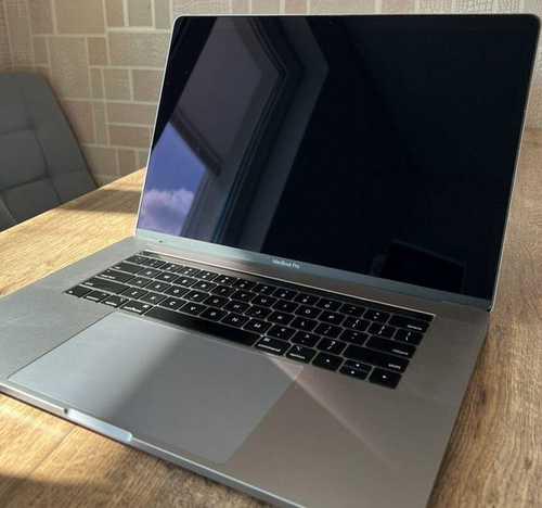 Apple macbook pro 15 2018