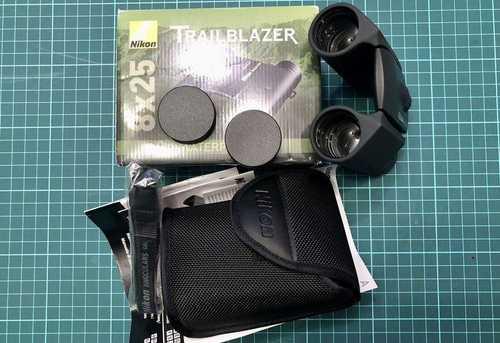 Бинокль Nikon Trailblazer 8x25 ATB