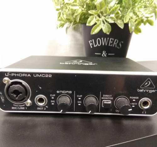 Звуковая карта Behringer U-phoria UMC22