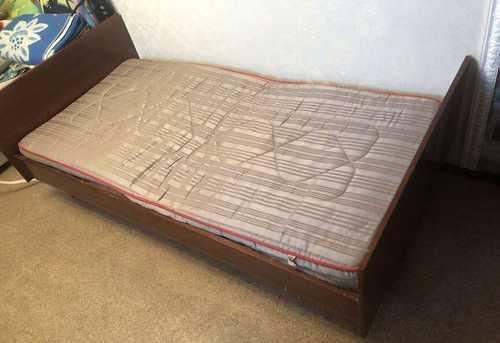 Кровать с матрасом деревянная
