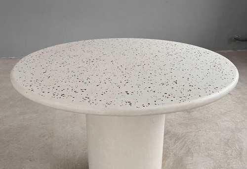 Кухонный стол из бетона терраццо