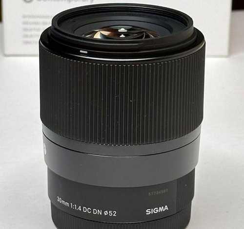 Sigma 30mm f/1.4 DC DN (Sony E)