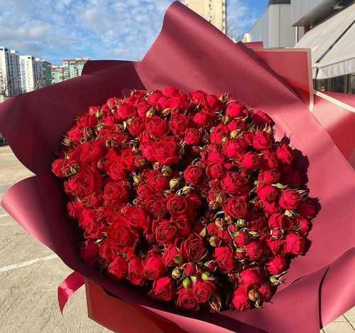 Букет цветов из 31 красной кустовой розы