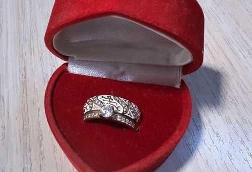 Серебряное кольцо с крупным фианитом