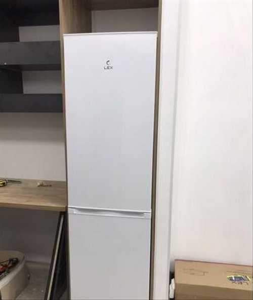 Холодильник Lex Rfs 202 DF WH