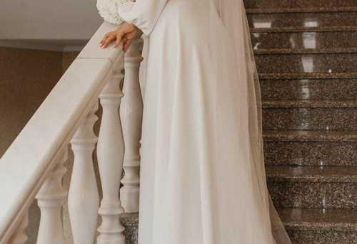 Свадебное платье со шлейфом,на роспись/регистрацию