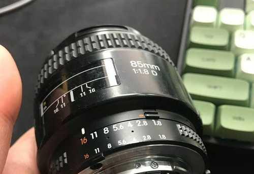Объектив Nikon 85mm 1.8D made in Japan