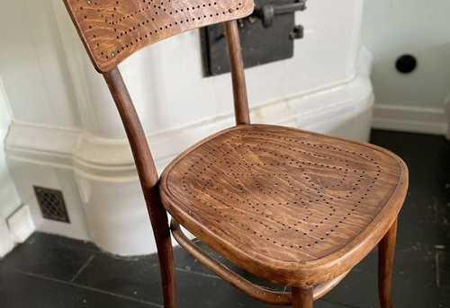 Антикварный стул братьев Тонет