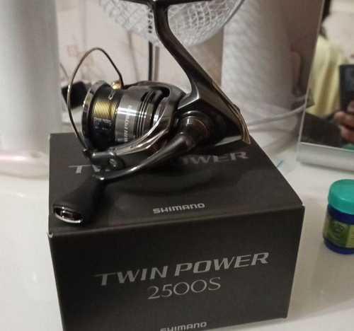 Shimano Twin Power 24 2500S