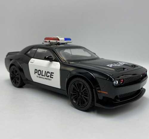 Модель автомобиля Dodge Challenger Police Металл