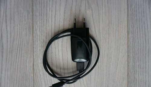 Зарядное устройство и кабель для телефона HTC