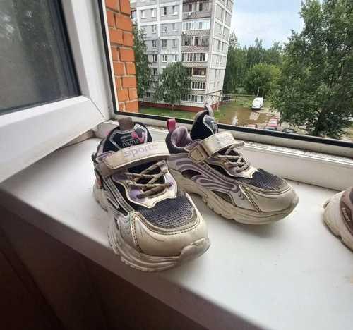 Кроссовки детские размер.27-28