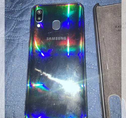 Samsung Galaxy A40, 4/64 ГБ