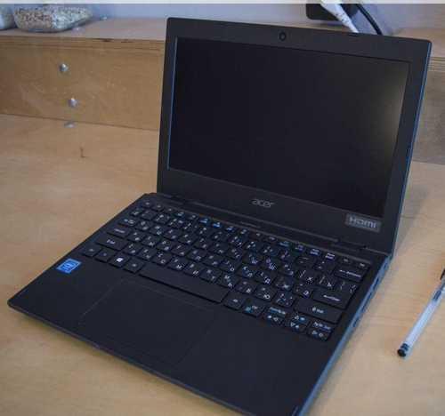 Ноутбук Acer Travelmate b1