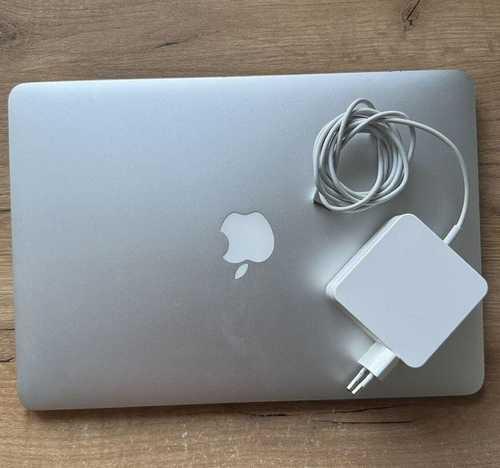 MacBook Air 13 (2015), 124 ГБ, Core i5, 1.6 ГГц, RAM 4 ГБ, Intel HD Graphics 6000