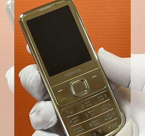 Nokia 6700 classic Gold Edition