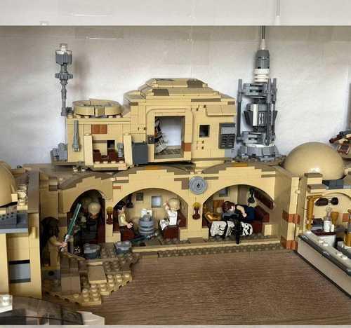 Конструктор lego Кантина Мос-Эйсли