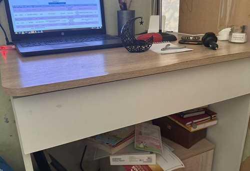 Стол письменный с выдвижным ящиком