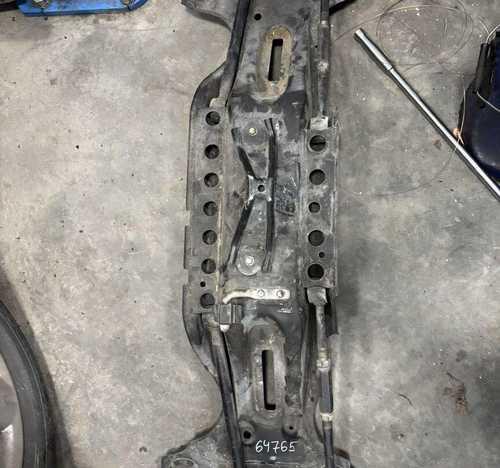 Задний подрамник toyota camry 40