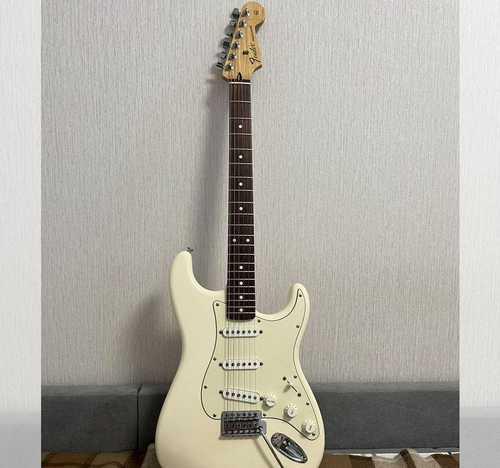 Электрогитара fender stratocaster standard