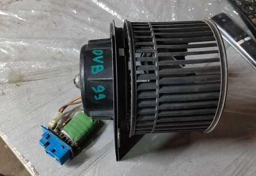 Мотор печки с резистором на Опель Вектра Б
