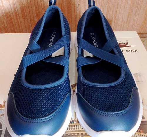 Кроссовки для девочки