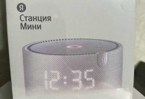 Умная колонка Яндекс Станция Мини 2 с часами