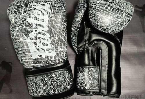 Боксерские перчатки Fairtex