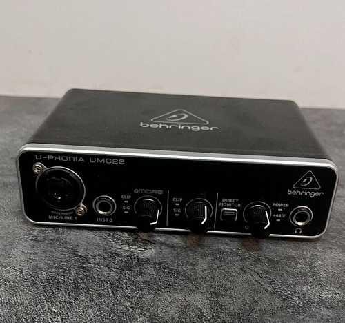 Звуковая карта Behringer U-phoria UMC22