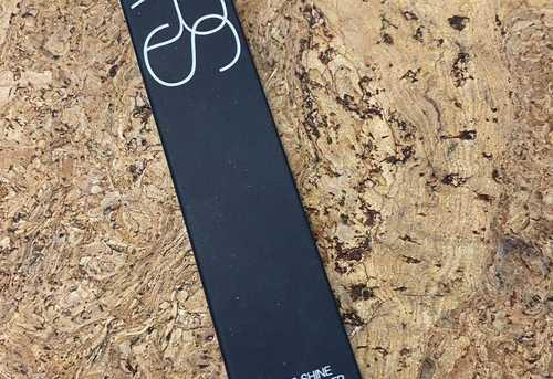 Nars праймер матирующий и без пор
