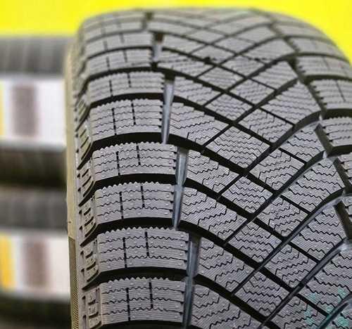 Pirelli Ice Zero FR 235/65 R18 113V