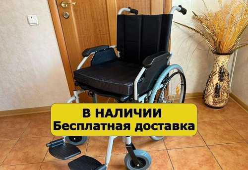 Узкая и компактная инвалидная коляска