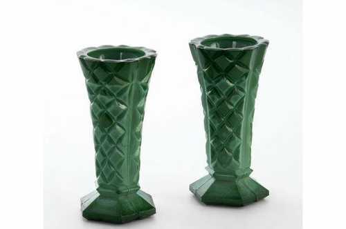 Пара миниатюрных ваз с рельефным геометрическим