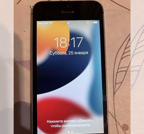 iPhone SE, 32 ГБ